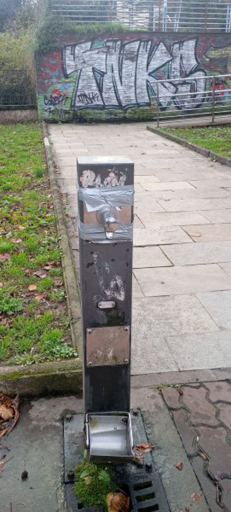 Donostia-San Sebastián | Fuente de agua en Intxaurrondo | Mobiliario e ...